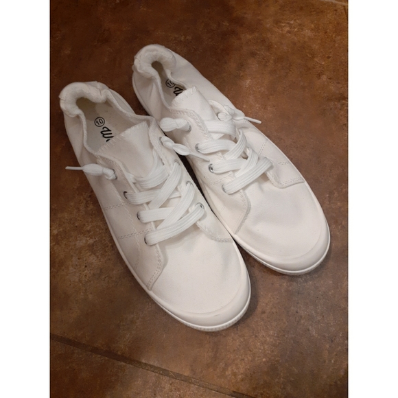 Weeboo | Shoes | Weeboo Canvas Sneakers | Poshmark
